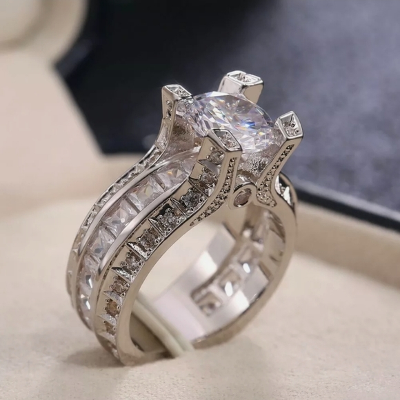 Jewelry | Stunning Large Diamond Engagement Ring With Diamonds On The ...